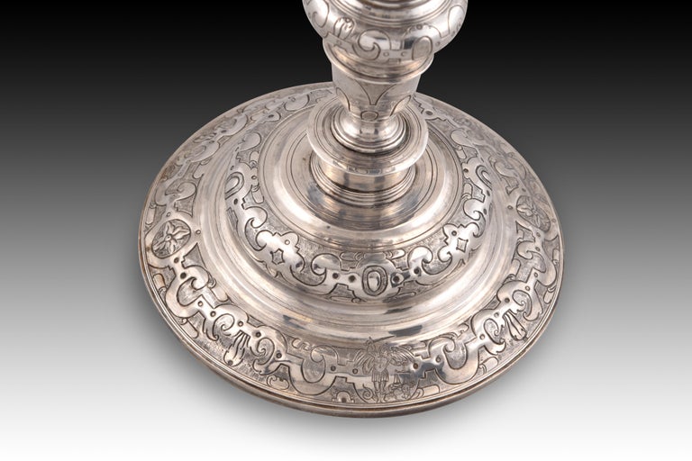 Chalice with Weight of Souls. Silver in its colour and gilt. Spain ...