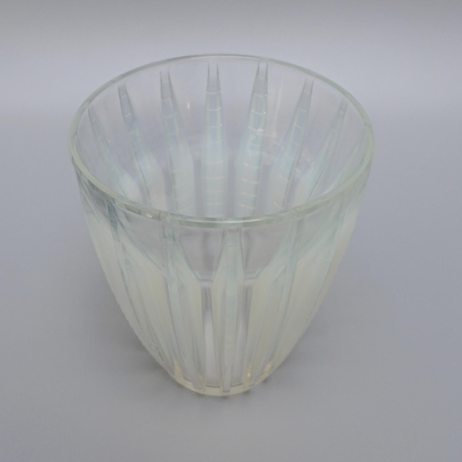 Chamonix an Art Deco Opalescent Glass Vase by René Lalique For Sale at ...