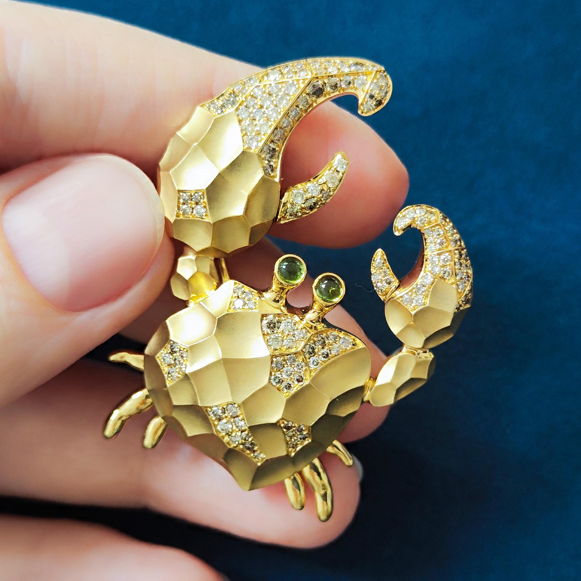 Champagne Diamonds Green Tourmaline 18 Karat Yellow Gold Crab Brooch ...