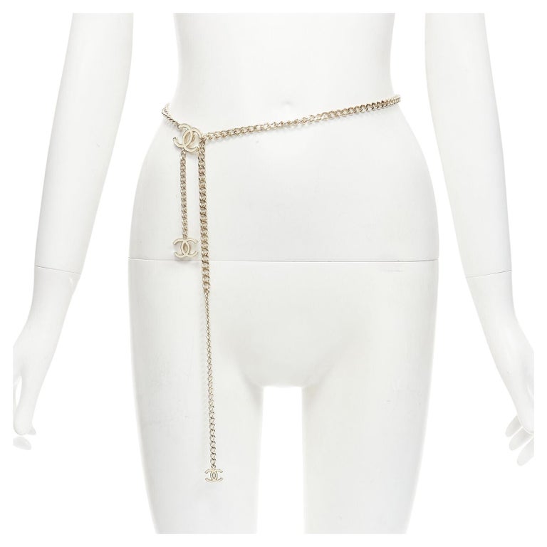 CHANEL 05V gold metal chain triple CC charm statement belt For Sale at ...