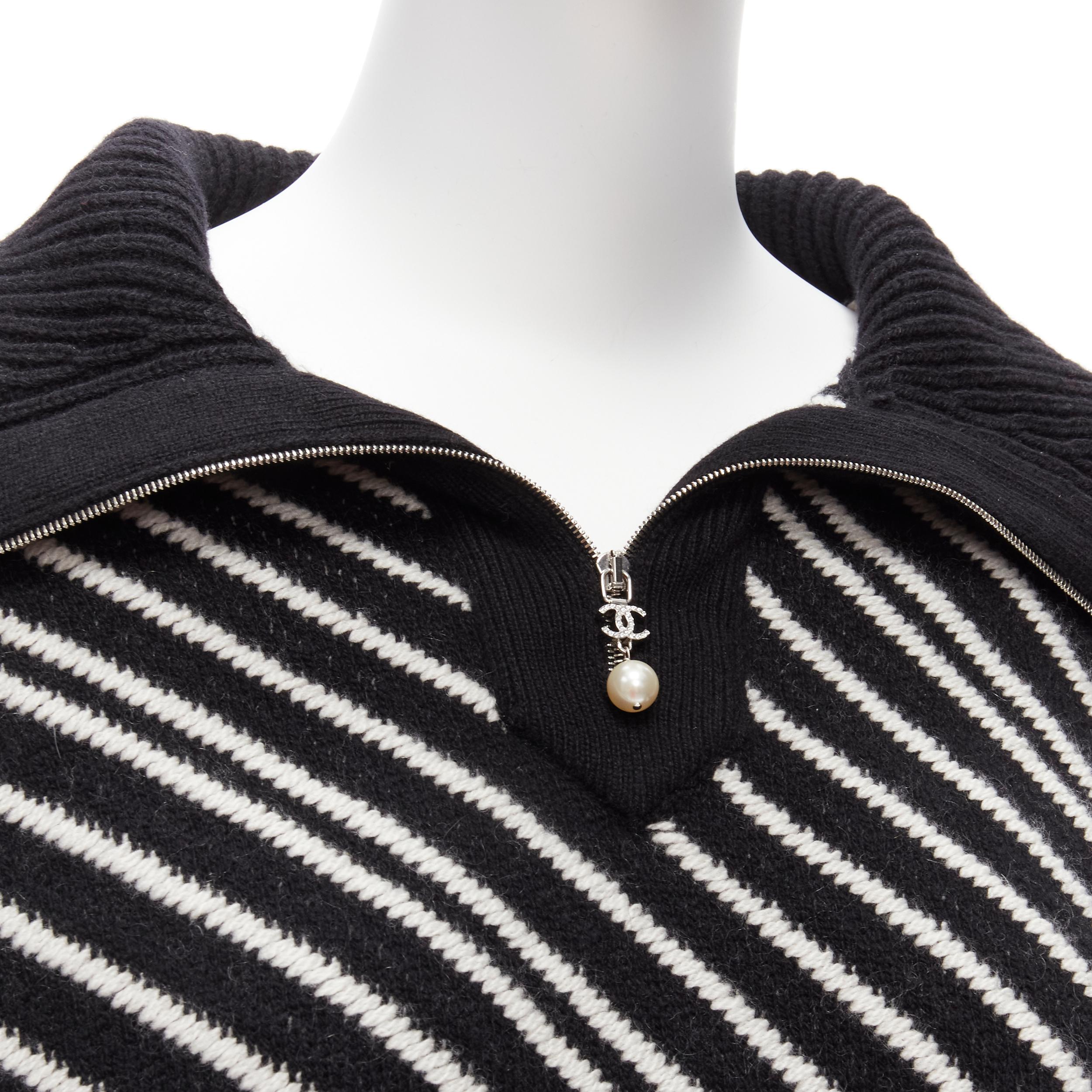CHANEL 100% cashmere white diagonal stripe CC crystal logo cropped sweater FR34 For Sale at 1stDibs