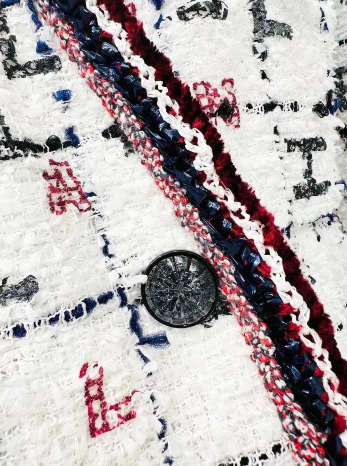 Chanel 14K$ Runway Logo Tweed Coat For Sale at 1stDibs