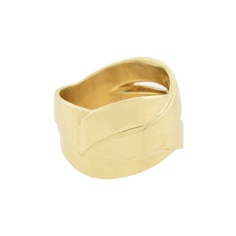 Chanel 18 Karat Gold Diamond "Bolduc" Ring For Sale at 1stDibs
