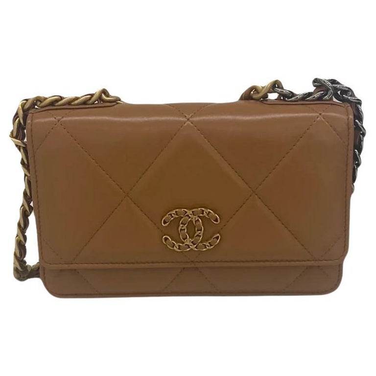 Chanel 19 WOC (Wallet on Chain) Caramel CGHW For Sale at 1stDibs