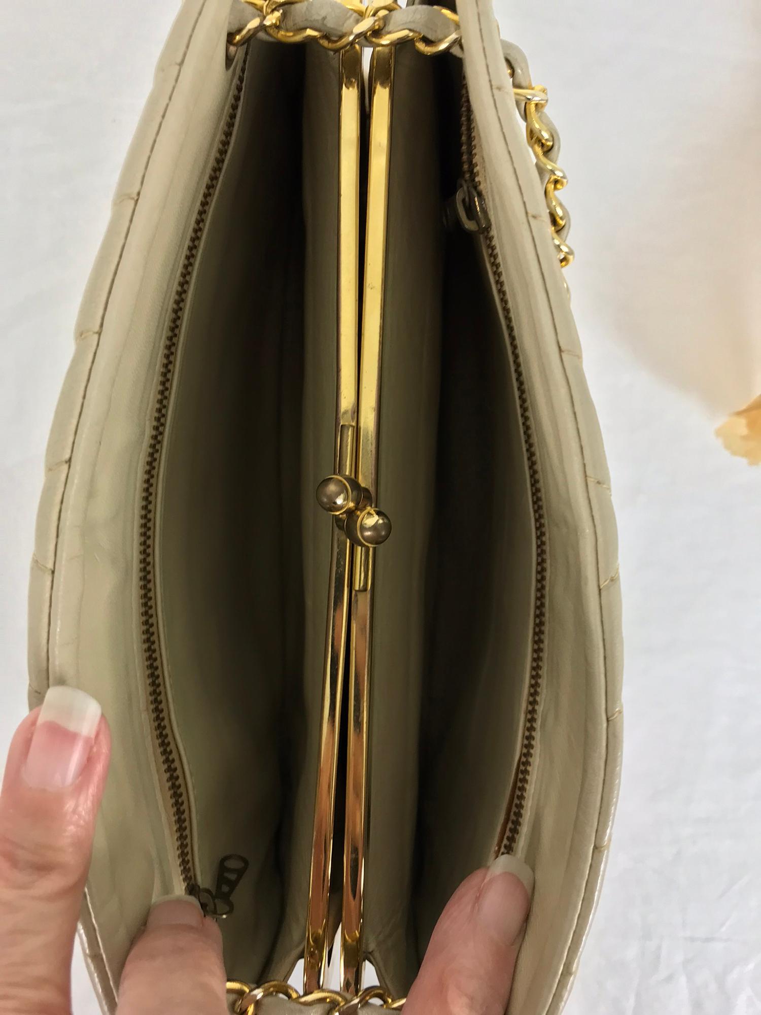 Chanel 1980s Ivory Chevron Kiss Lock Center Chain Handle Bag For Sale ...