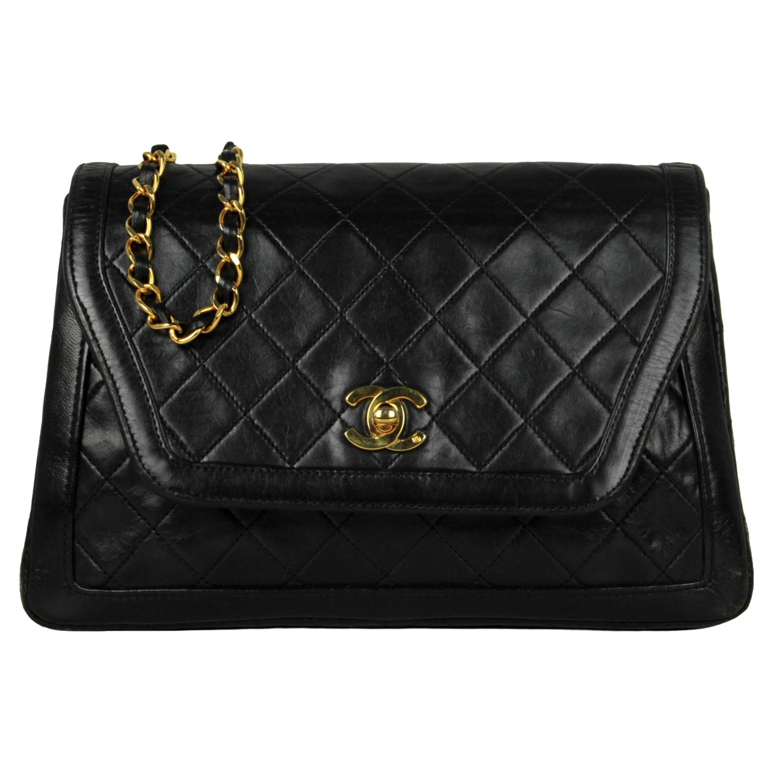 Chanel 1990s Navy Lambskin Quilted CC Tiwstlock Flap Bag For Sale at ...