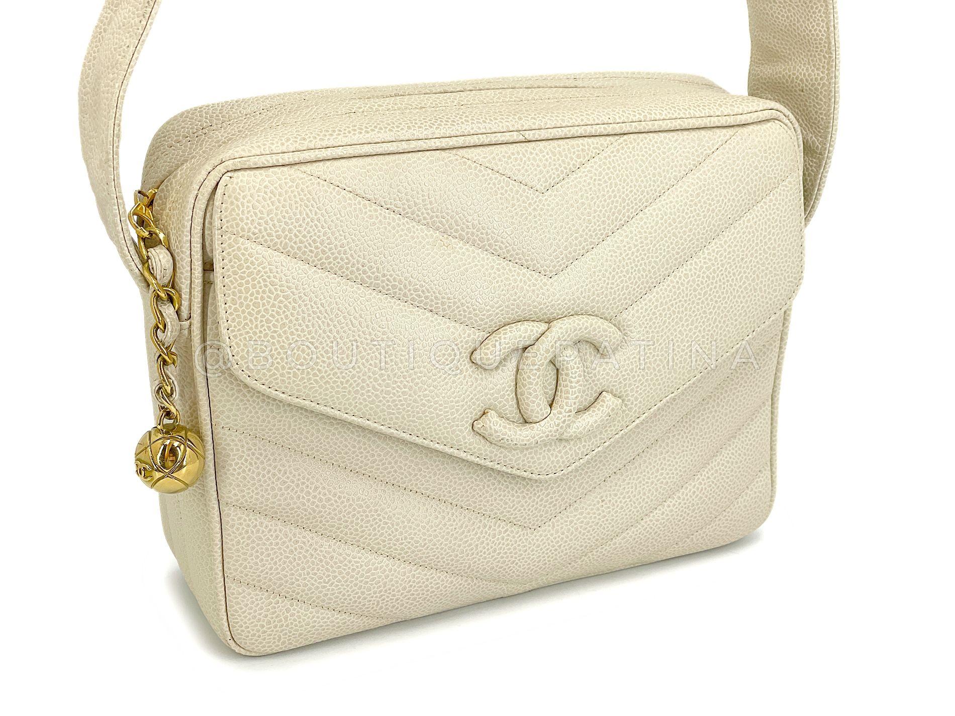Chanel 1995 Vintage Bone Ivory Caviar Envelope Camera Flap Bag Covered ...