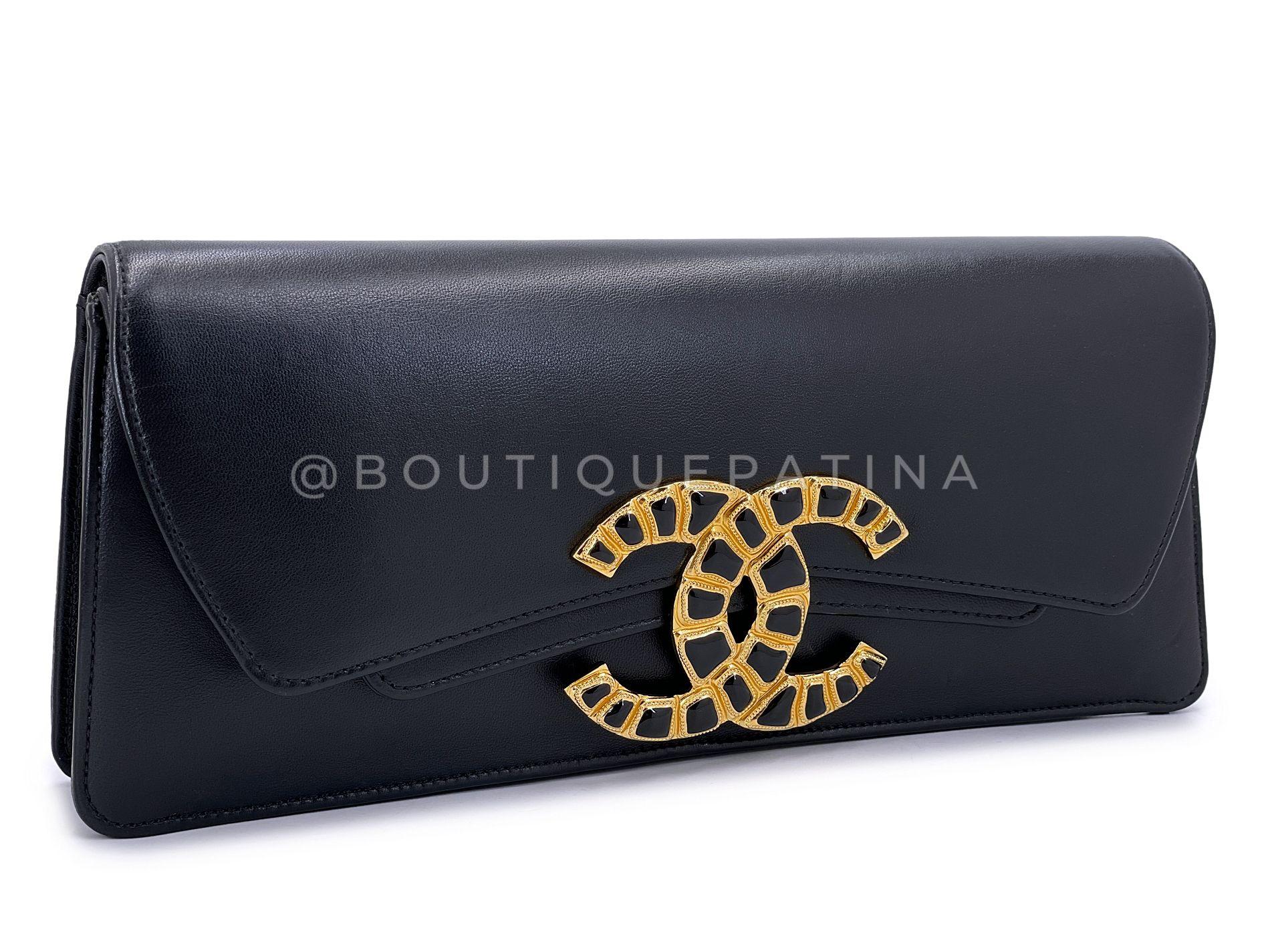 Chanel 19A Egypt Black Jumbo Clutch Bag Crocodile CC Paris-New York ...