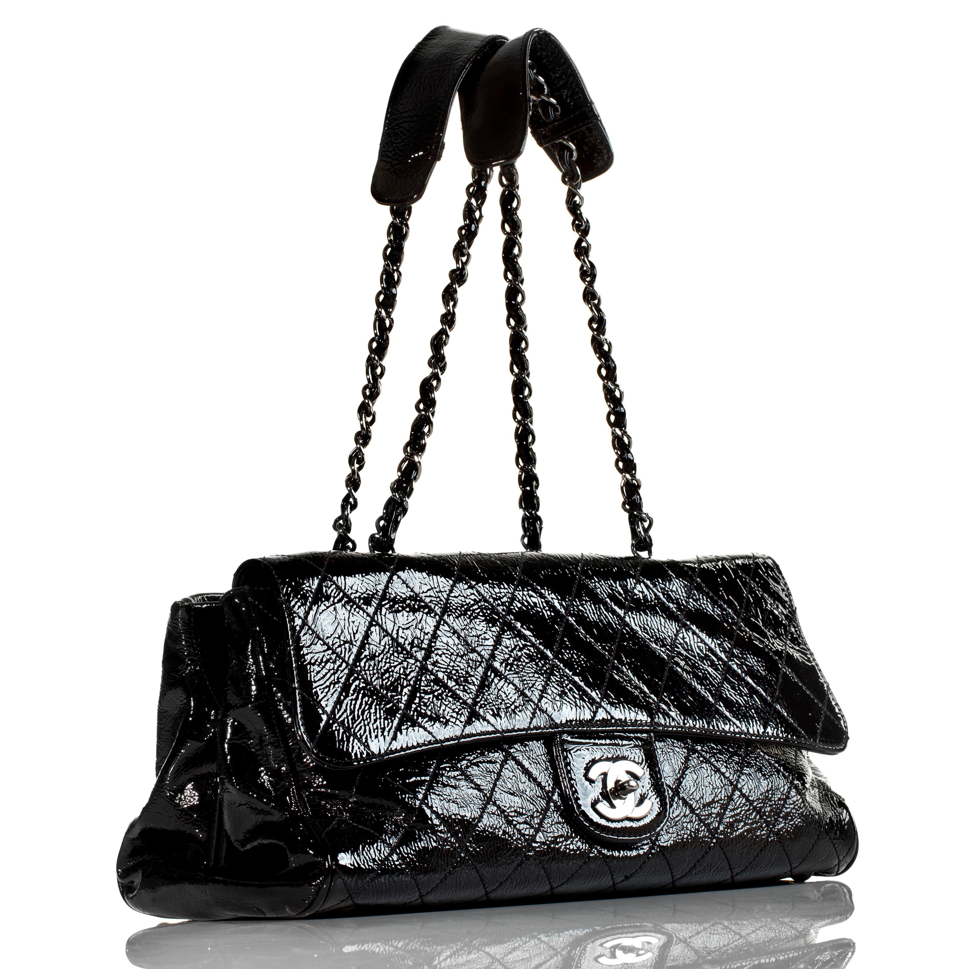 Chanel 2006 Large Patent Flap Bag Kiss lock Multi Compartment Shoulder ...