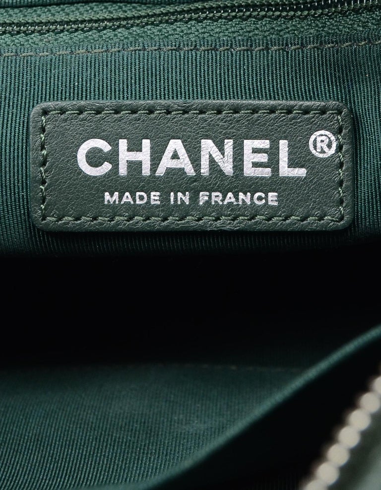 Chanel 2018 Green Calfskin Leather Quilted Zip Top Messenger/Crossbody ...