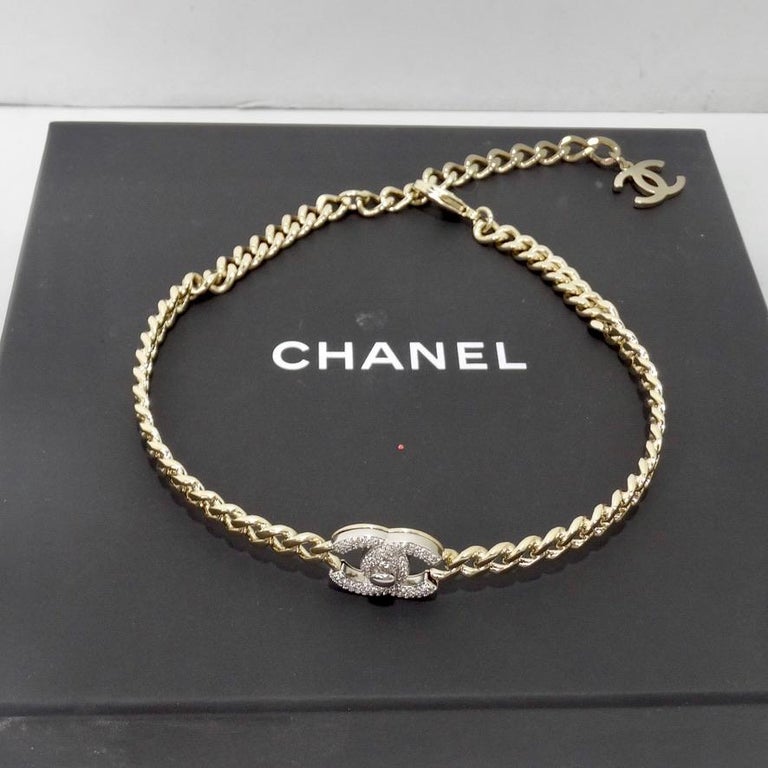 Chanel 2022 Strass Interlocking 'C' Turn Lock Choker For Sale at 1stDibs