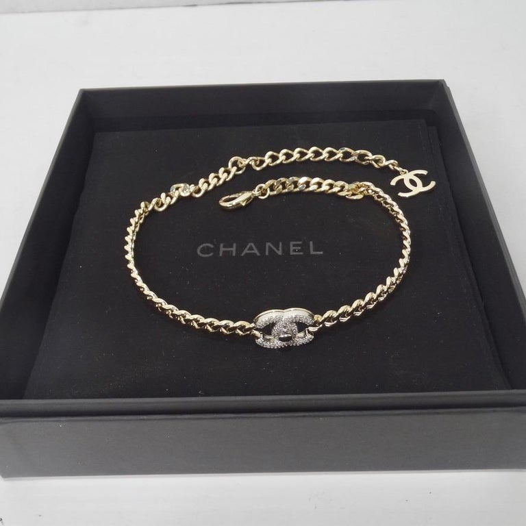 Chanel 2022 Strass Interlocking 'C' Turn Lock Choker For Sale at 1stDibs