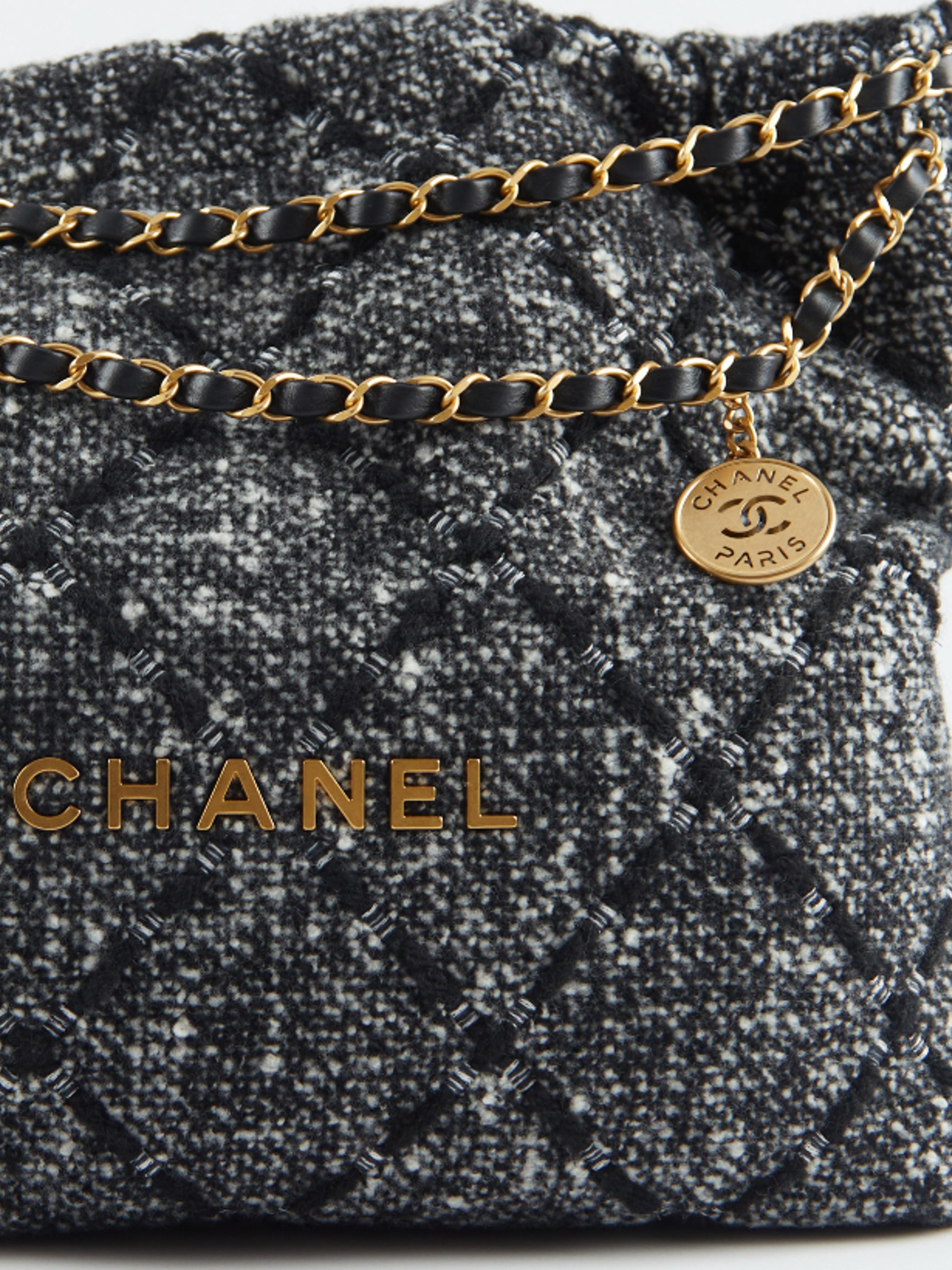 CHANEL 22 BAG BLACK and ECRU Tweed with Gold-Tone Hardware at 1stDibs ...