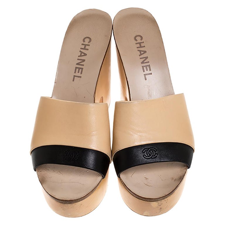 Chanel Beige/Black Leather Open Toe Slide Wooden Clogs Size 37.5 at 1stDibs