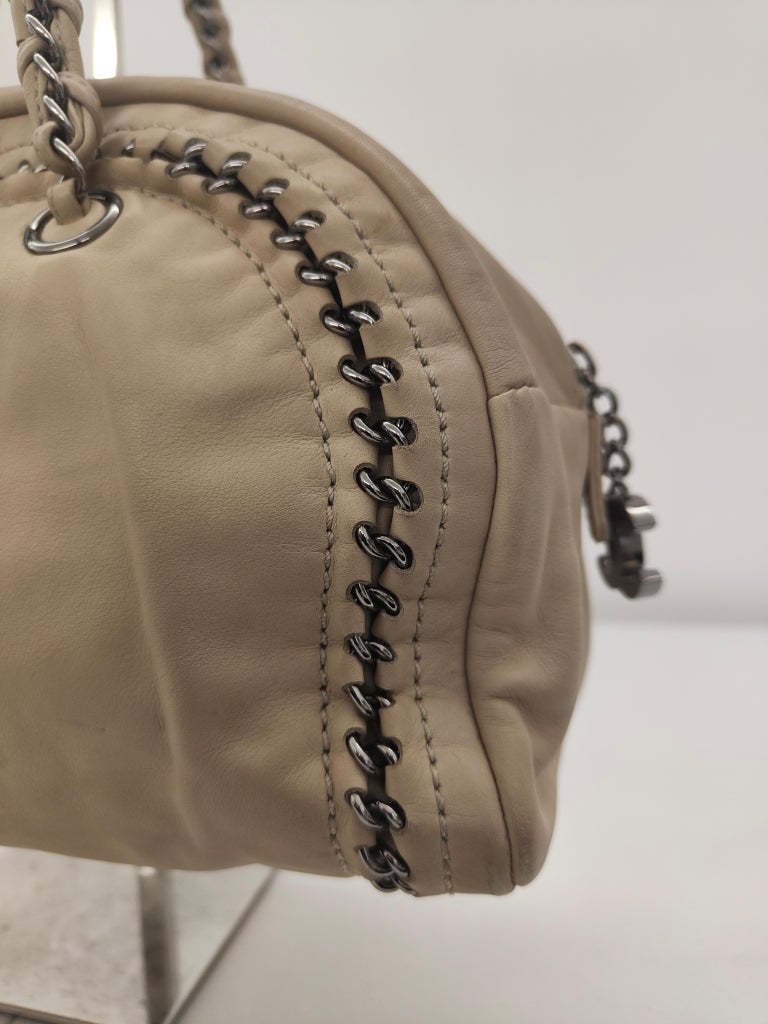 Chanel beige leather silver hardware shoulder bag For Sale at 1stDibs