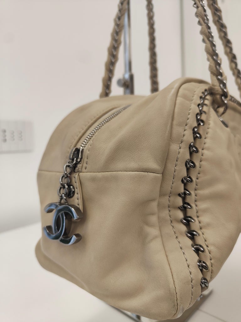 Chanel beige leather silver hardware shoulder bag For Sale at 1stDibs
