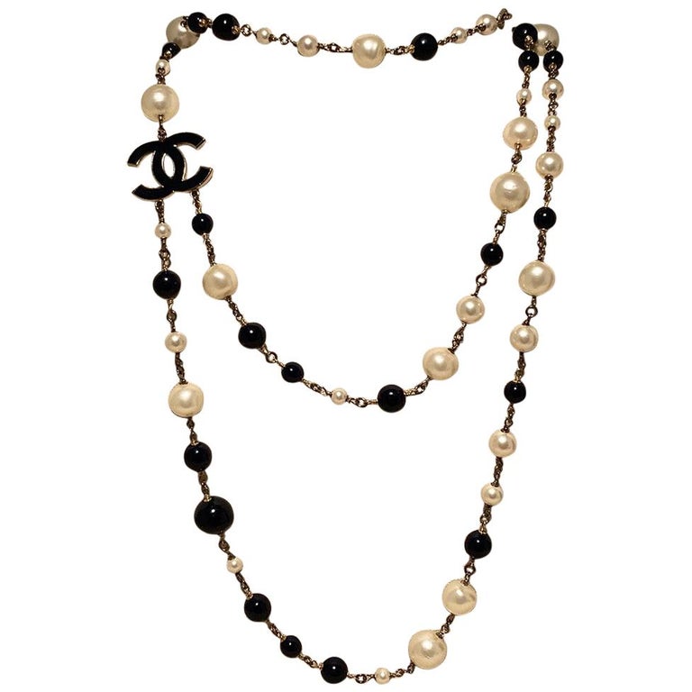 Chanel Black and Pearl Beaded Necklace For Sale at 1stDibs | chanel ...