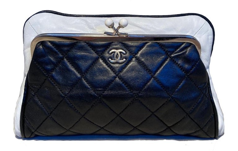 Chanel Black and White Kiss Lock Clutch with Coin Pouch For Sale at 1stDibs