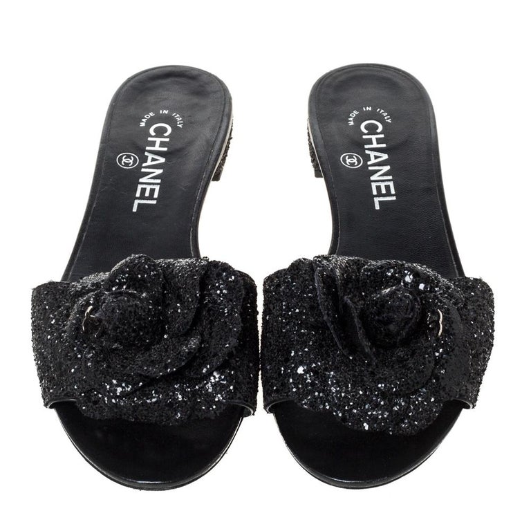 Chanel Black Coarse Glitter Fabric Camellia Embellished CC Flat Slides ...