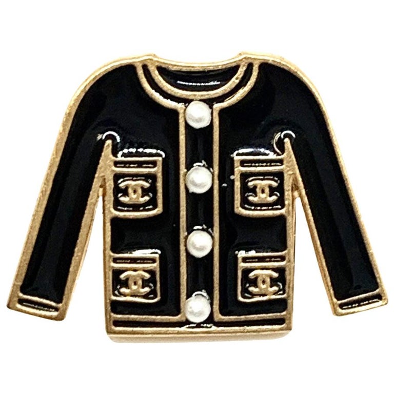 CHANEL black enamel jacket Pin's For Sale at 1stDibs
