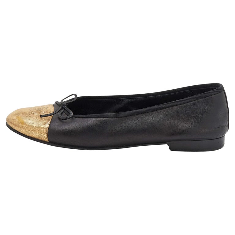 Chanel Black/Gold Leather CC Cap Toe Bow Ballet Flats Size 38.5 For Sale at 1stDibs