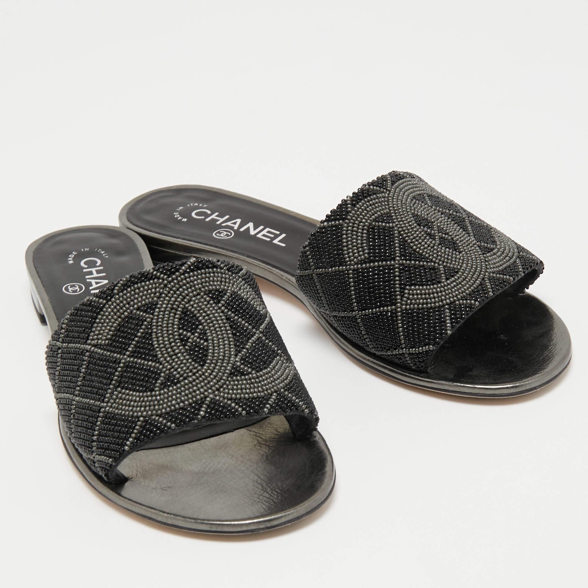 Chanel Black/Grey Beads Embellished CC Flat Slides Size 38.5 at 1stDibs ...