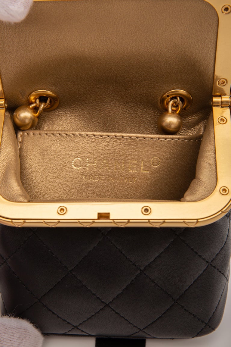 Chanel Black Lambskin Kiss-Lock Mini Bag (2019) For Sale at 1stDibs ...