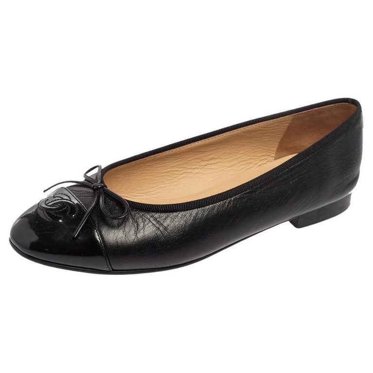 Chanel Black Leather And Patent CC Cap-Toe Bow Ballet Flats Size 37.5 at 1stDibs