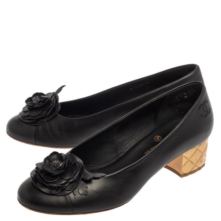 Chanel Black Leather Camellia Ballet Pumps Size 40.5 For Sale at 1stDibs