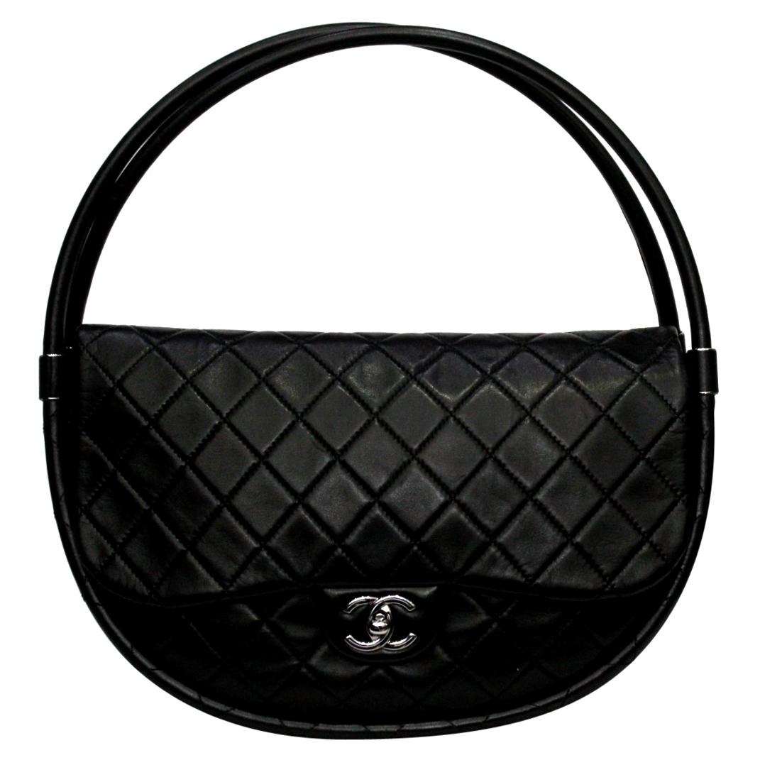 Chanel Black Leather Hula Hoop Shoulder Bag For Sale at 1stDibs ...