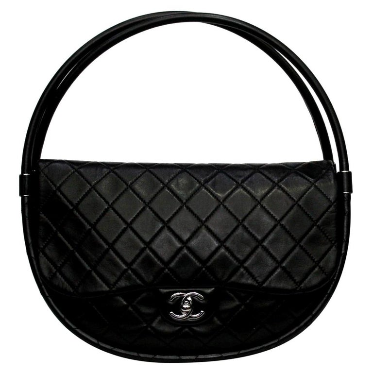 Chanel Black Leather Hula Hoop Shoulder Bag For Sale at 1stDibs ...