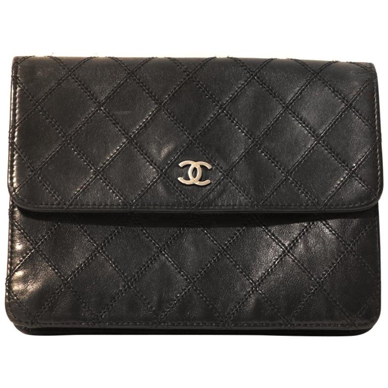 Chanel Black Leather Vintage Wallet at 1stDibs