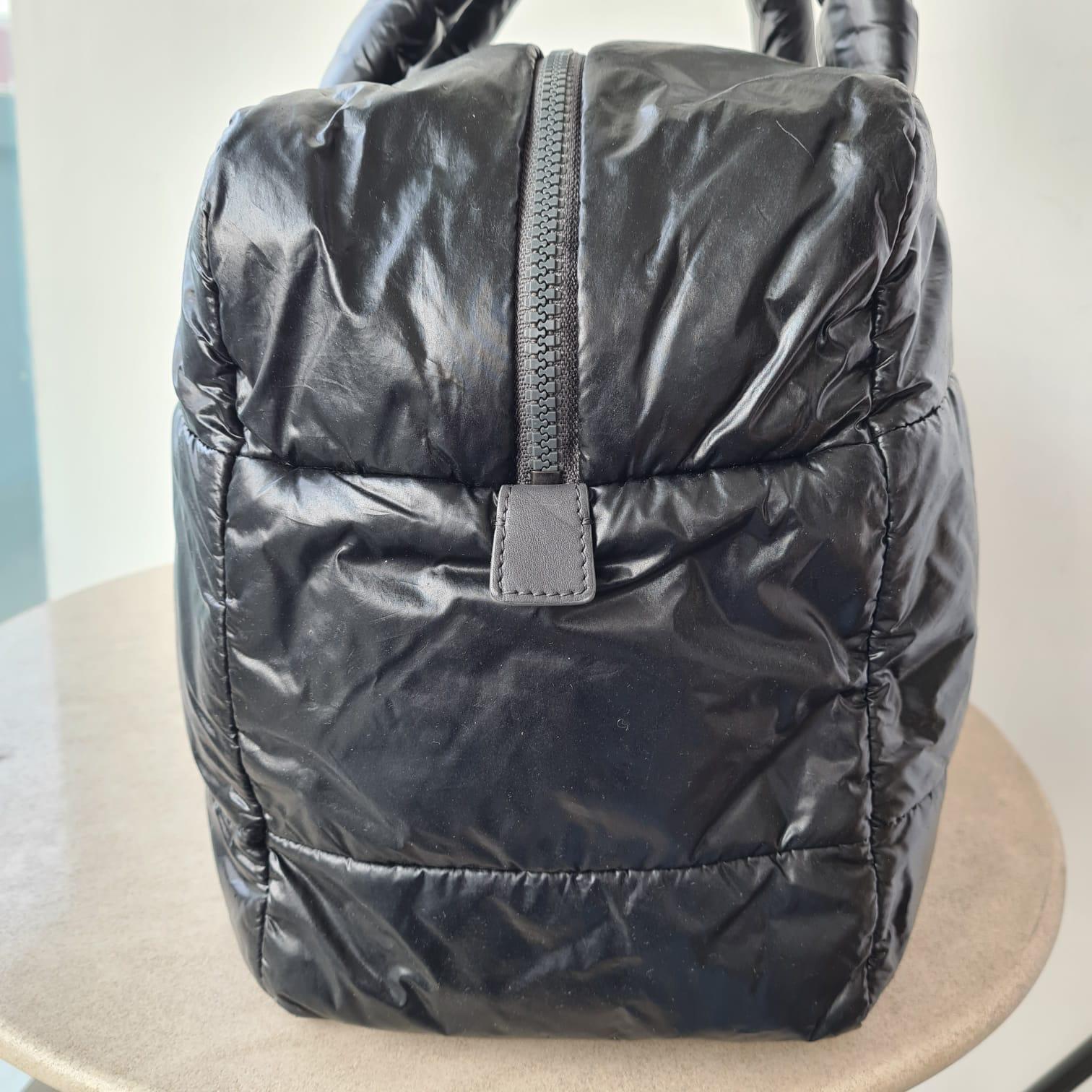 Chanel Black Nylon Quilted Cocoon Puffer Tote Bag For Sale at 1stDibs ...