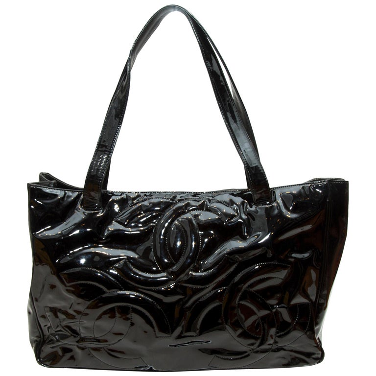 Chanel Black Patent CC Tote Bag For Sale at 1stDibs