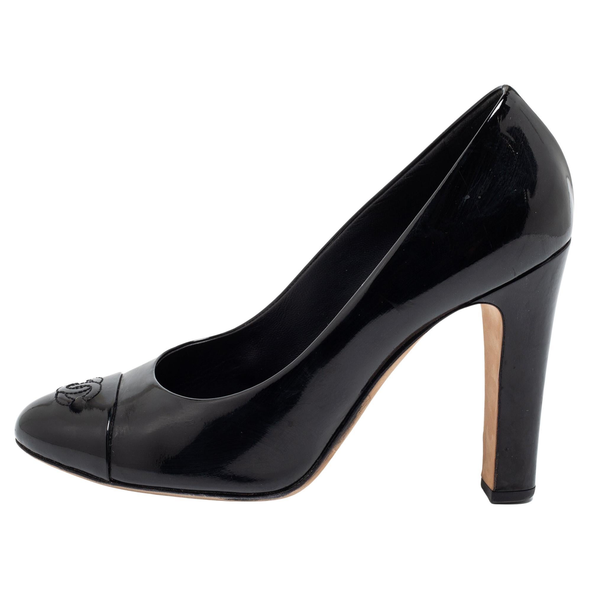 Chanel Black Patent Leather CC Cap-Toe Pumps Size 39 at 1stDibs ...