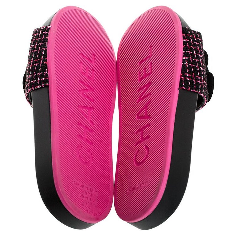 Chanel Black/Pink Camellia Tweed Slip On Slides Size 36 For Sale at 1stDibs