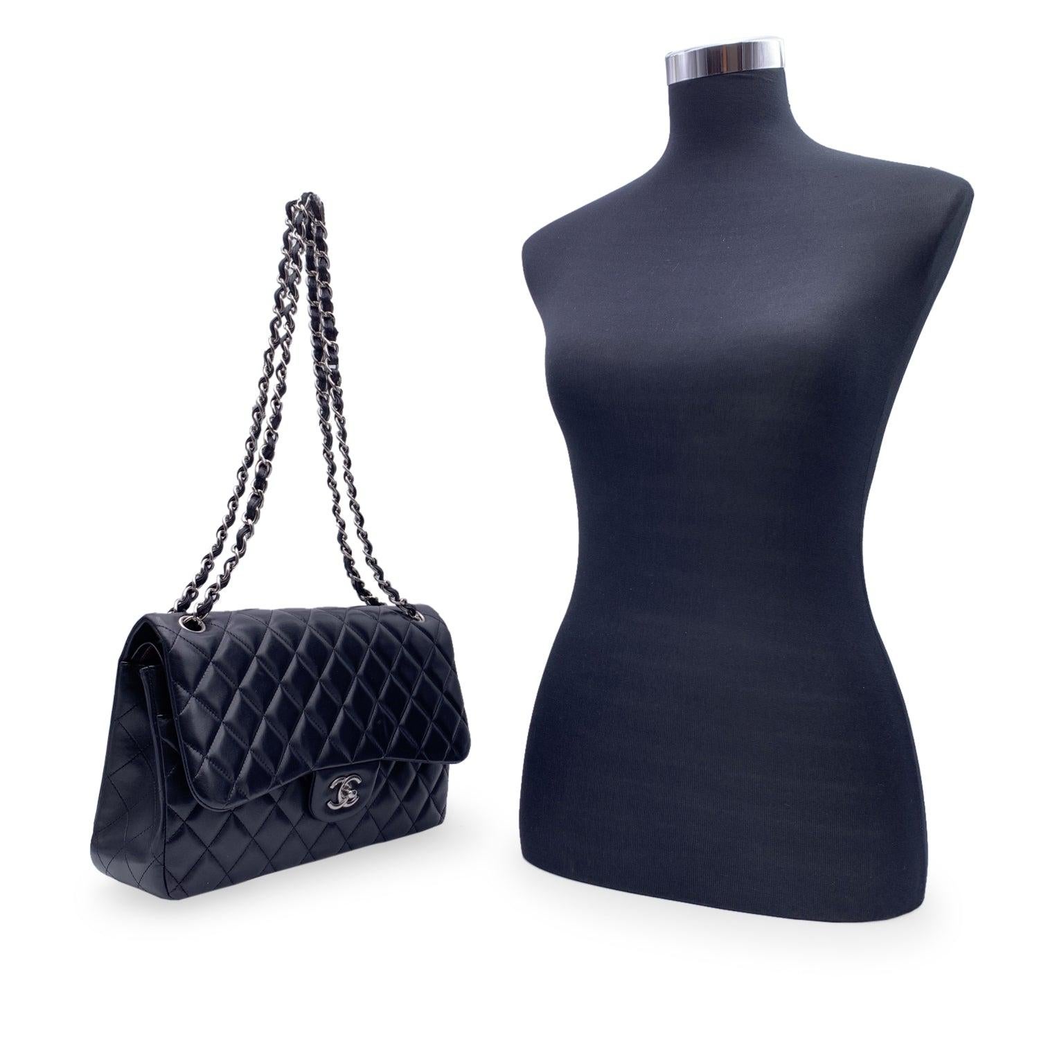 Chanel Black Quilted Jumbo Timeless Classic Shoulder Bag 30 cm For Sale ...