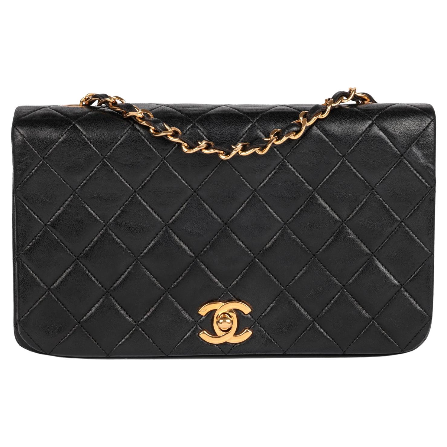 CHANEL Cuir d'agneau noir matelassé Vintage Petit sac classique à rabat ...