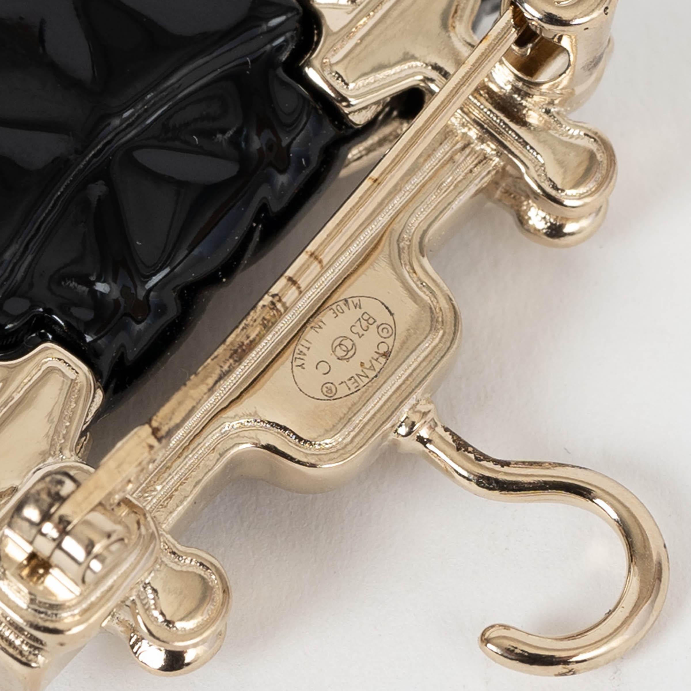 CHANEL black resin 23C MONTE CARLO HANGER FLAP BAG Brooch For Sale at ...