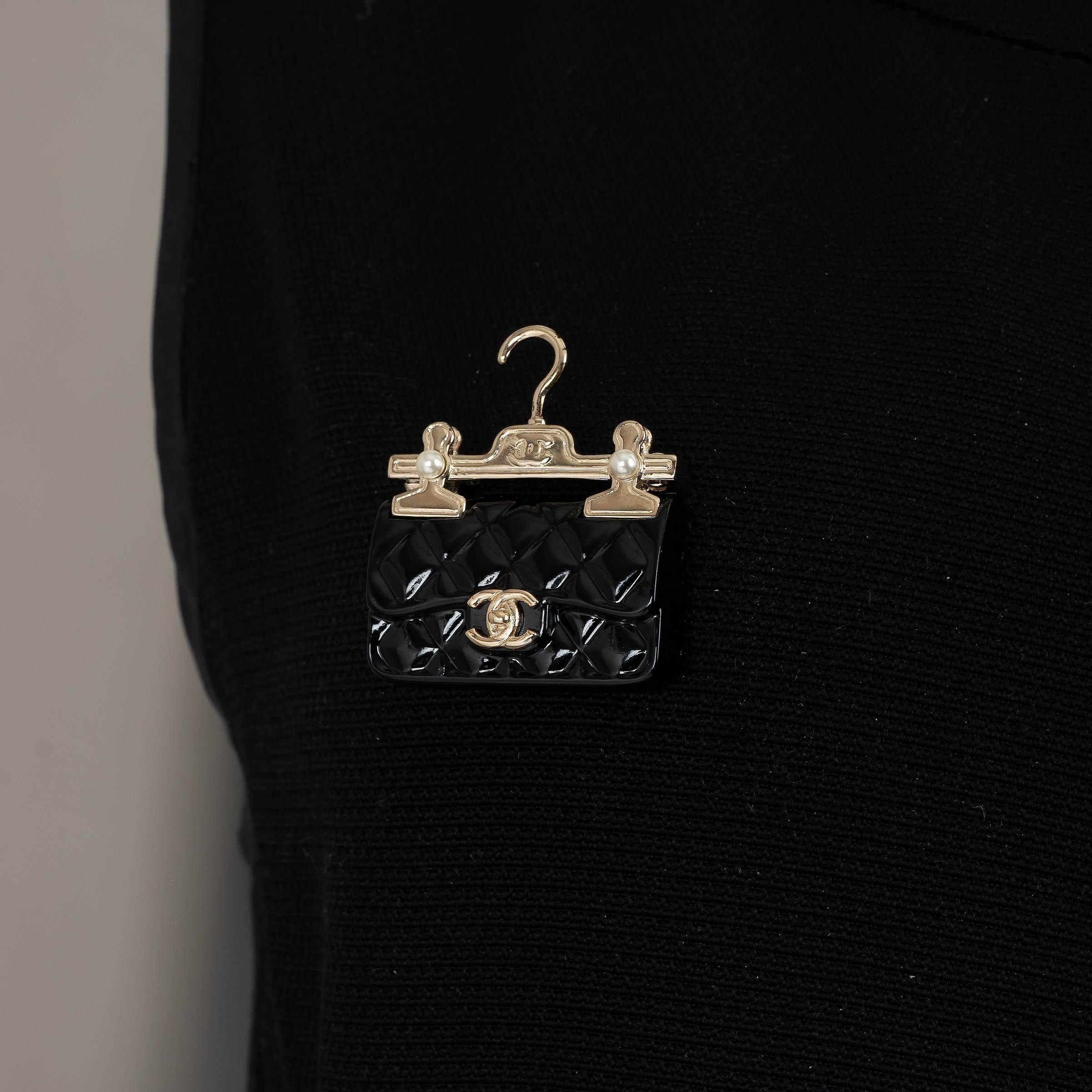 CHANEL black resin 23C MONTE CARLO HANGER FLAP BAG Brooch For Sale at ...