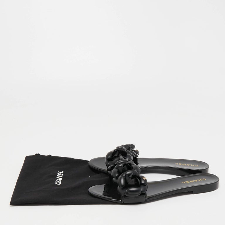 Chanel Black Rubber CC Camellia Flat Slides Size 39 For Sale at 1stDibs
