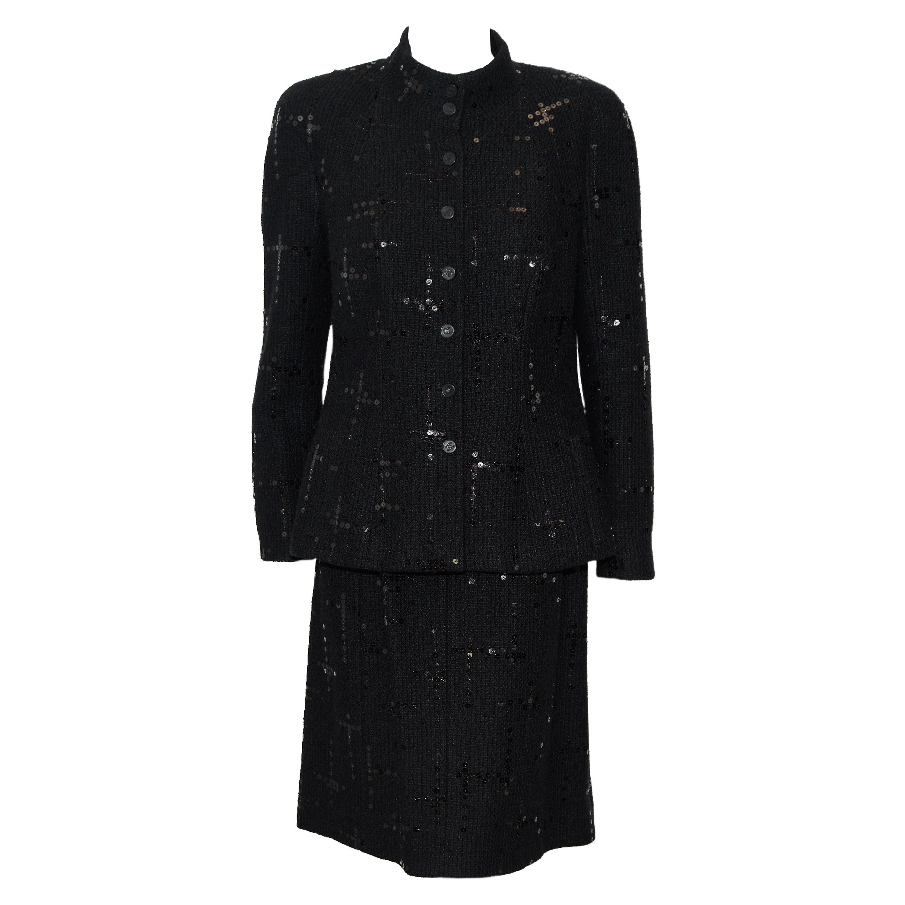 Vintage Chanel Suits, Outfits and Ensembles - 287 For Sale at 1stdibs