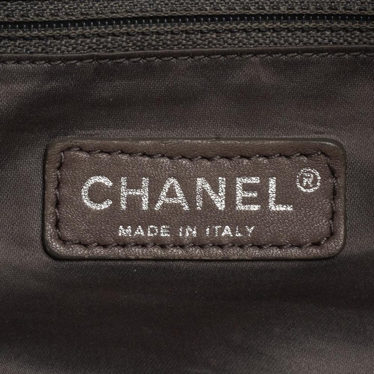 Chanel Black Vinyl Rock in Moscou Tote For Sale at 1stDibs