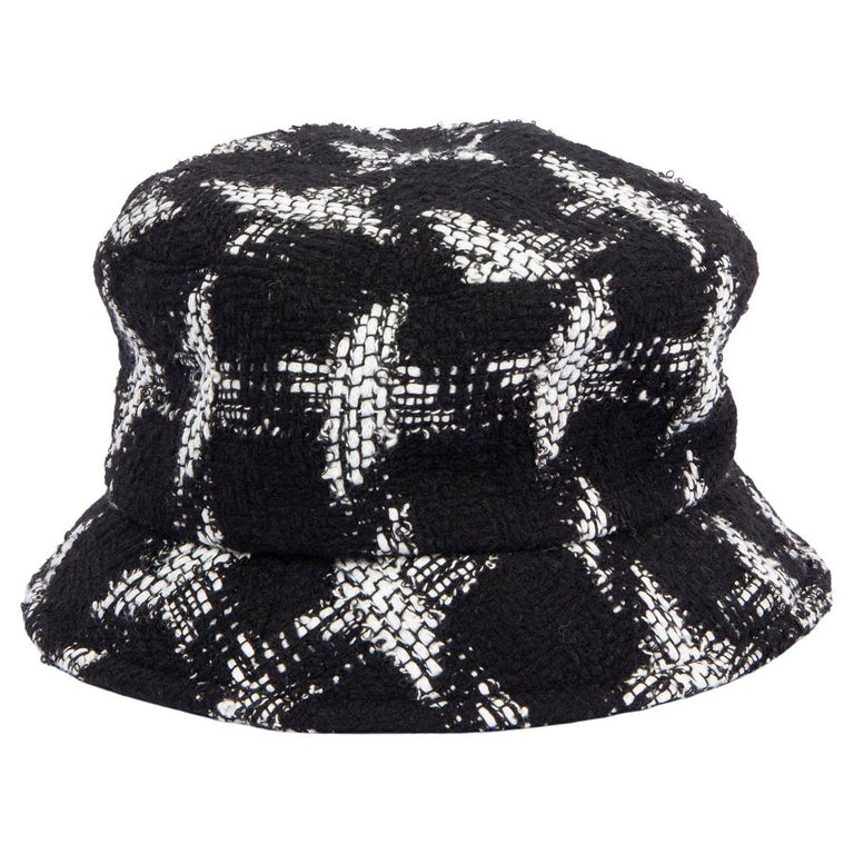 CHANEL black and white cotton TWEED BUCKET Hat M at 1stDibs