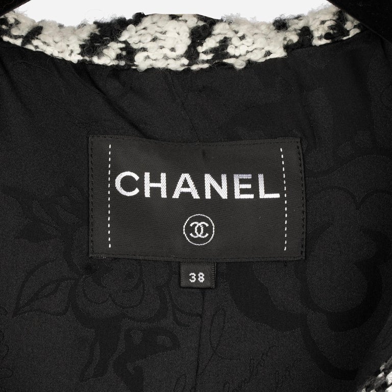 Chanel Black and White Oversized Houndstooth Coat With Hood 38 FR For ...