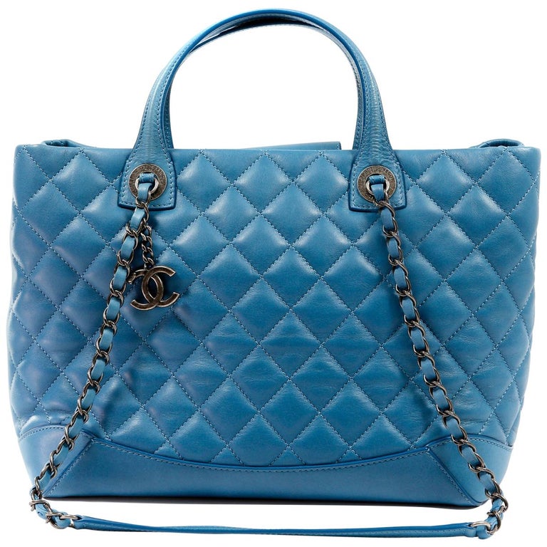Chanel Blue Lambskin Tote at 1stDibs | blue lambskin chanel tote ...