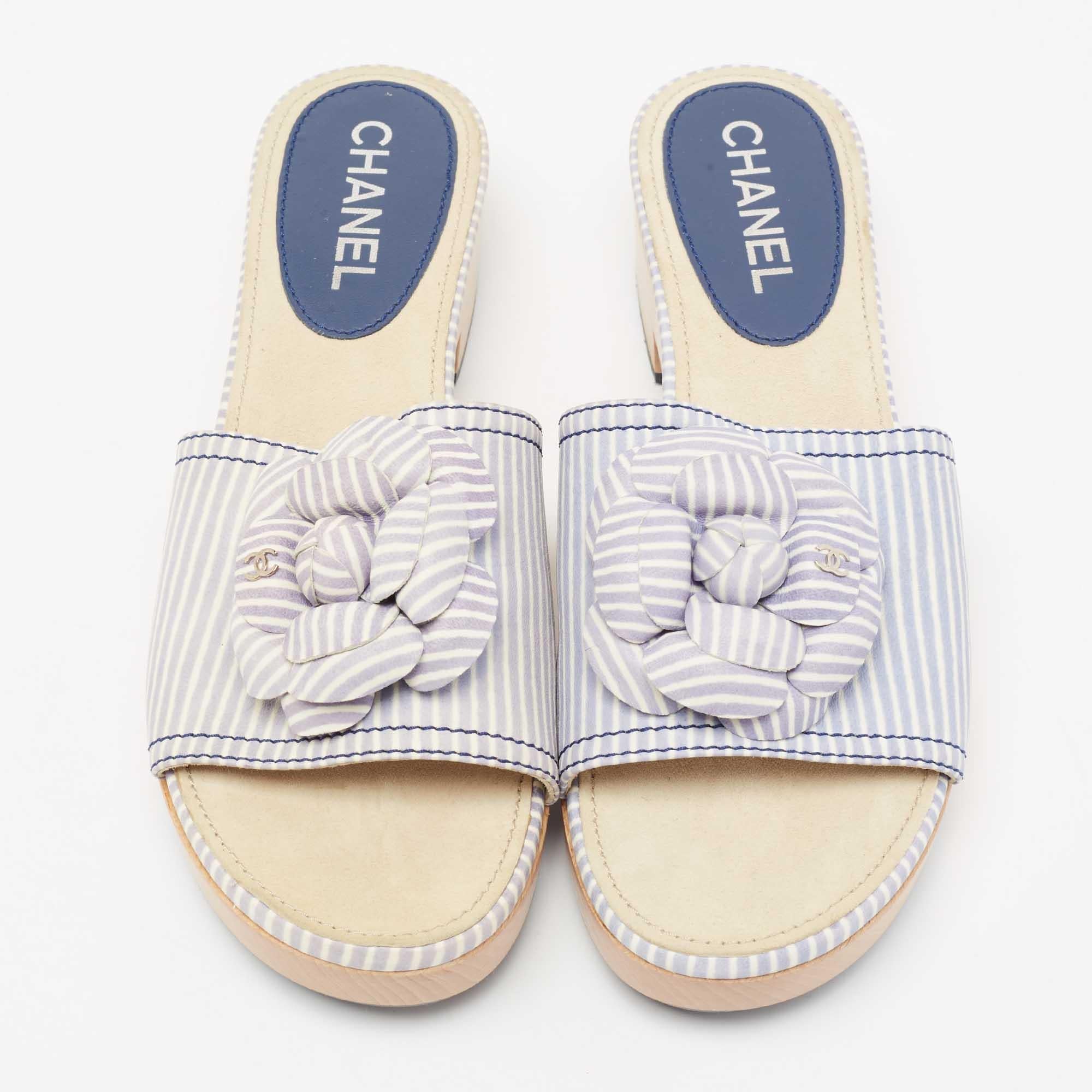 Chanel Blue/White Leather CC Flower Platform Slide Sandals Size 39 at ...
