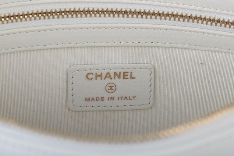 Chanel BNIB White Croc Print Clutch For Sale at 1stDibs