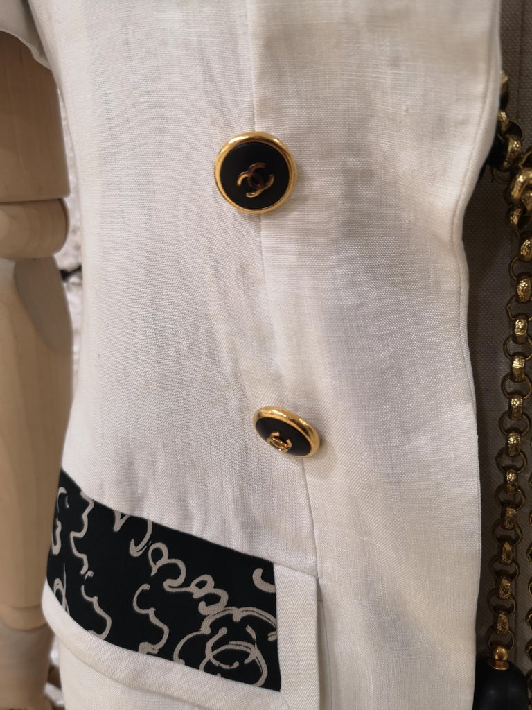 Chanel Boutique white and black linen gold chain jacket For Sale at 1stDibs
