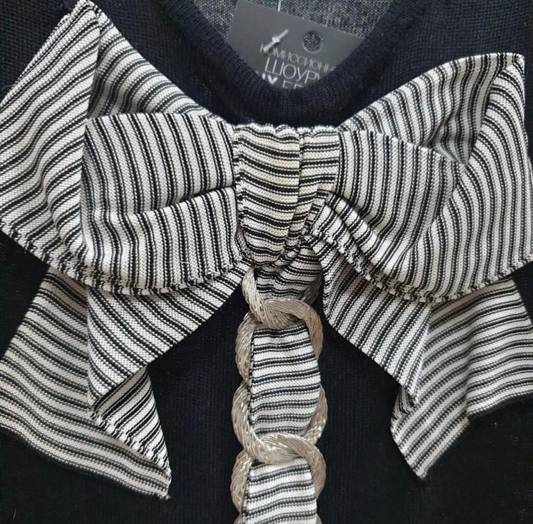 CHANEL Bow cashmere Silk Top For Sale at 1stDibs